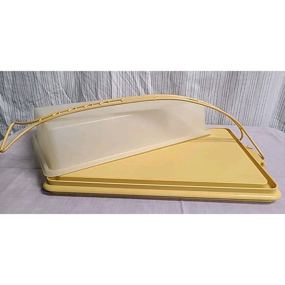 Tupperware | Kitchen | Vintage Tupperware Rectangle Cake Taker Carrier ...